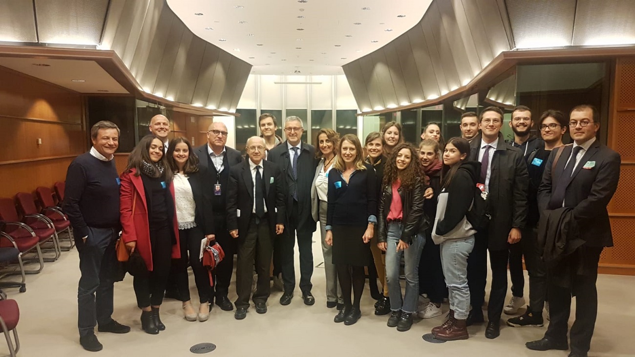 Cava, Adotta un filosofo: le allieve vincitrici del Liceo classico ...