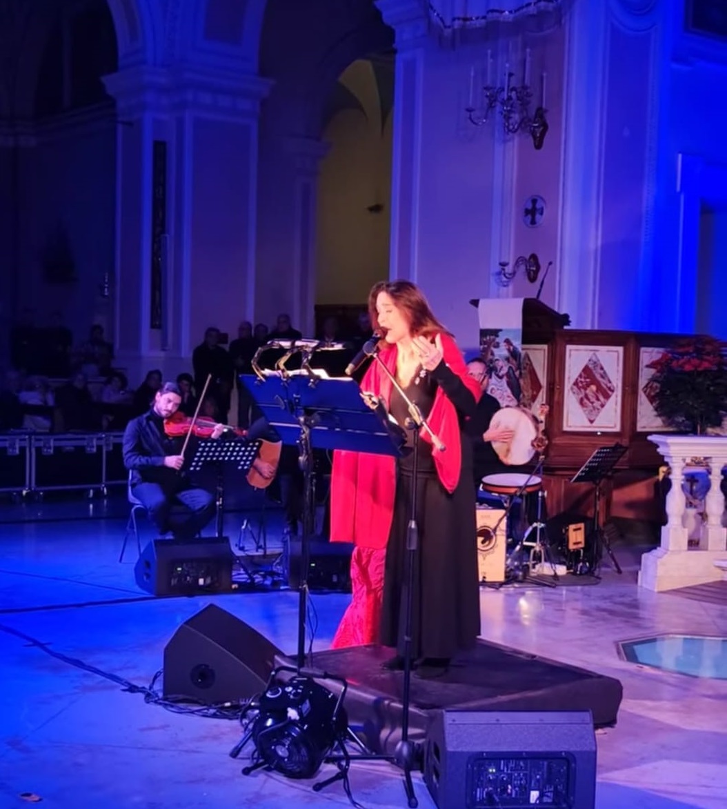 Cava de' Tirreni, ieri sera a San Francesco strepitoso concerto di Lina ...